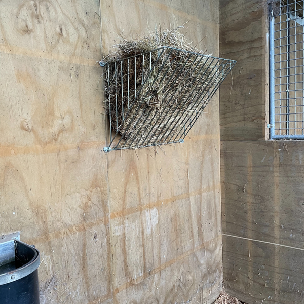 Galvanised Wall Mounted Hay Rack – PEAK ROAD