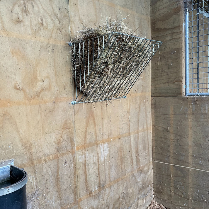 Galvanised Wall Mounted Hay Rack – PEAK ROAD